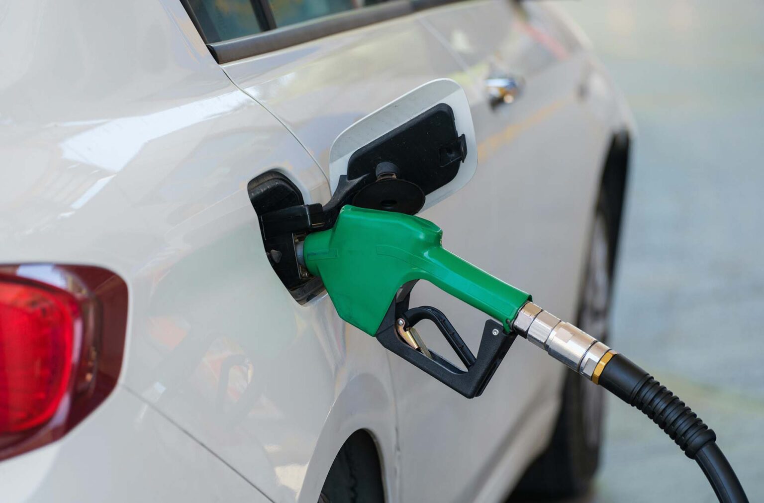 What Fuel Does a Hybrid Car Use? | All About Wheels